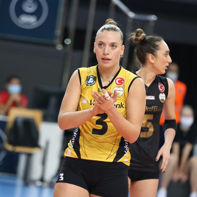 Cansu Özbay: Şampiyonluklarla Dolu Kariyer - Voleyboldan